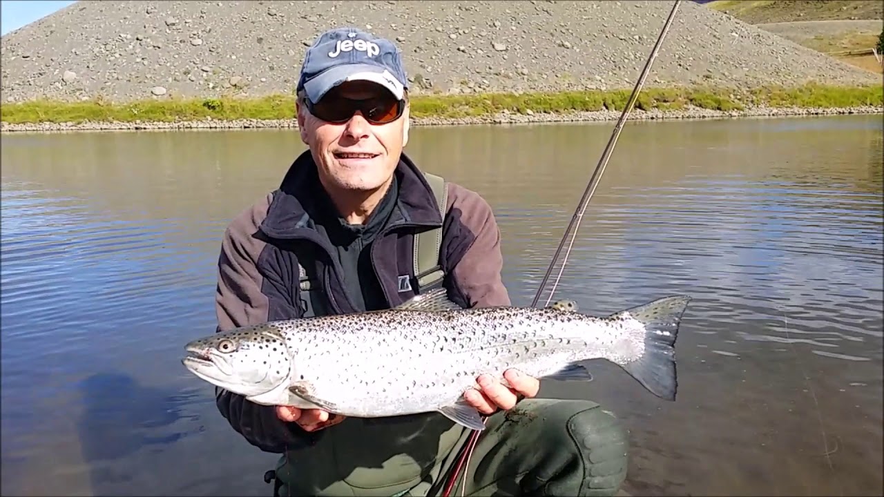 Fly fishing - YouTube