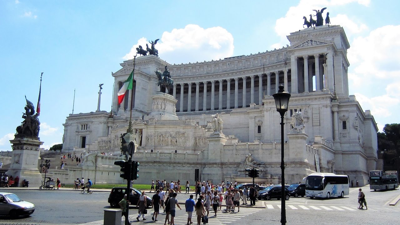 Piazza Venezia, Monumento a Vittorio Emanuele II - Rome, Italy - YouTube