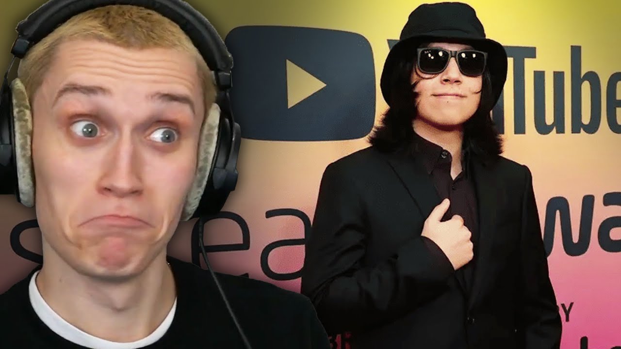 Ranking Streamer Awards Outfits... - YouTube