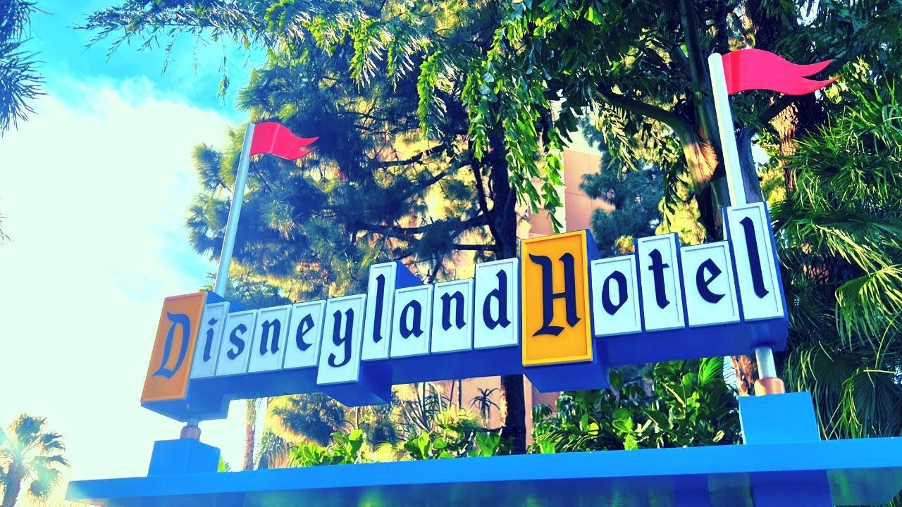 DISNEYLAND HOTEL COMPLETE TOUR - YouTube