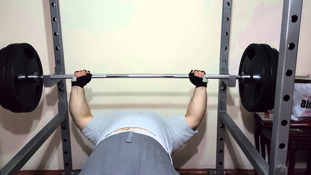 160 kg bench press nizami - YouTube