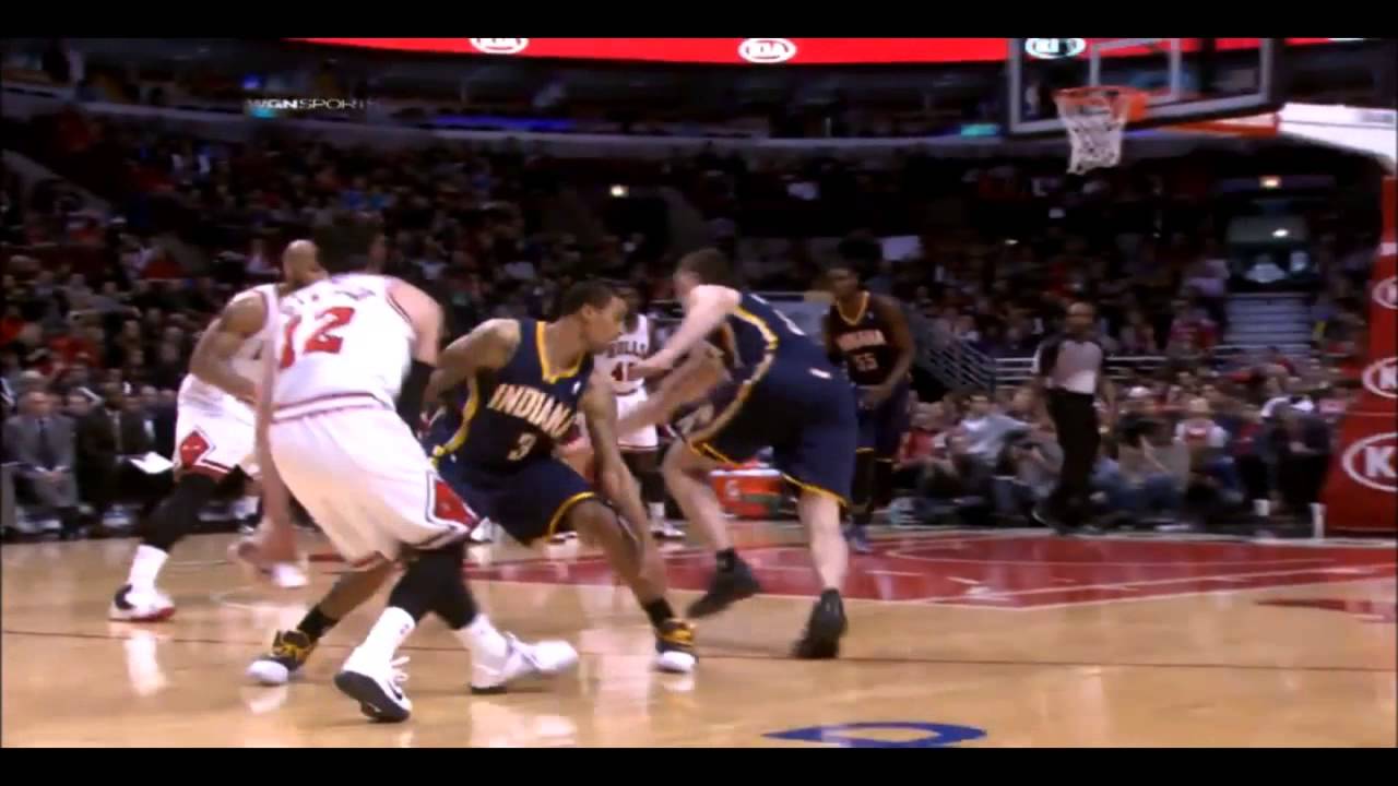 Carlos Boozer dunks on Roy Hibbert - YouTube