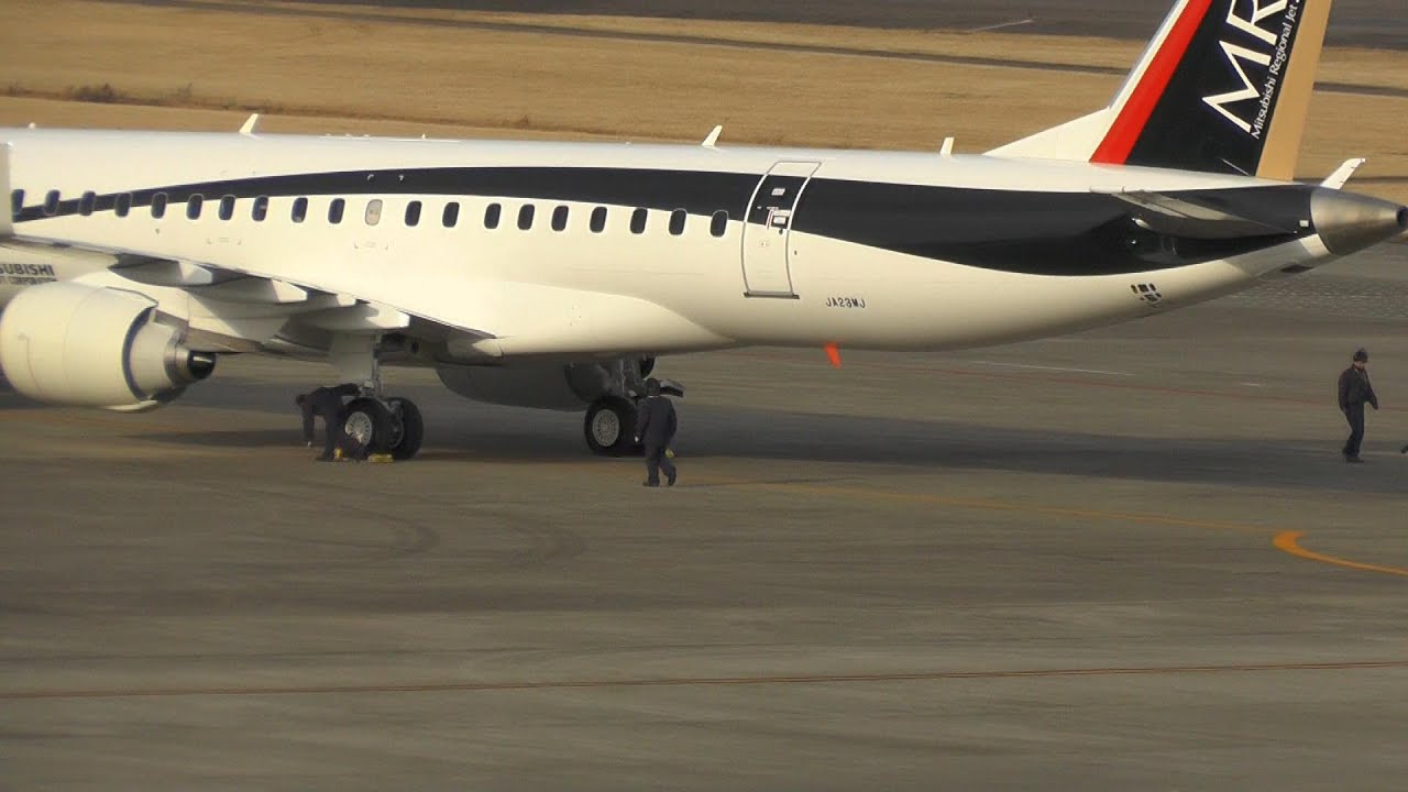 MRJ3号機(JA23MJ)は残念ながら解体されました。2017年1月19日撮影 - YouTube