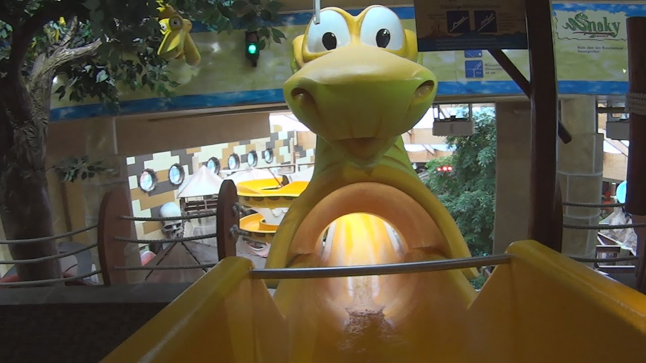 Dramatic Snake Water Slide at Aquapulco - YouTube