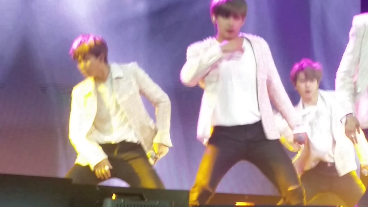 [170507] BTS - Blood Sweat & Tears Fancam (Wings Tour Manila) - YouTube