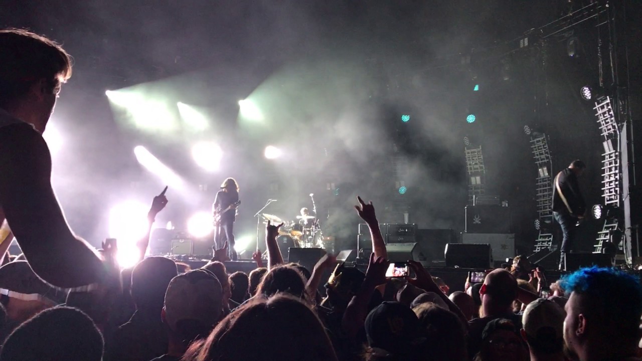 Soundgarden - Blow Up The Outside World - Beale St 2017 - YouTube