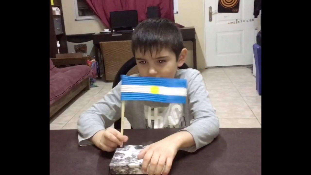 Bandera Con Materiales Reciclables - YouTube