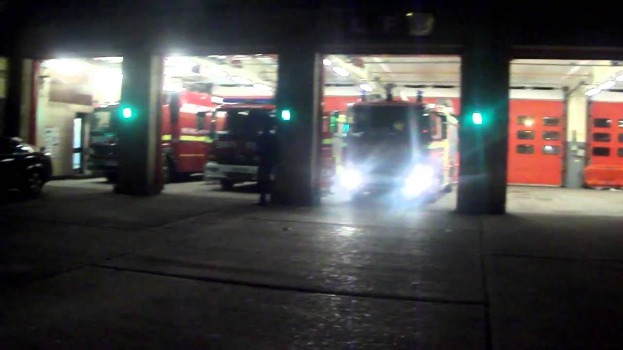 London Fire Brigade - A346 Edmonton Fire Rescue Unit Turnout - YouTube