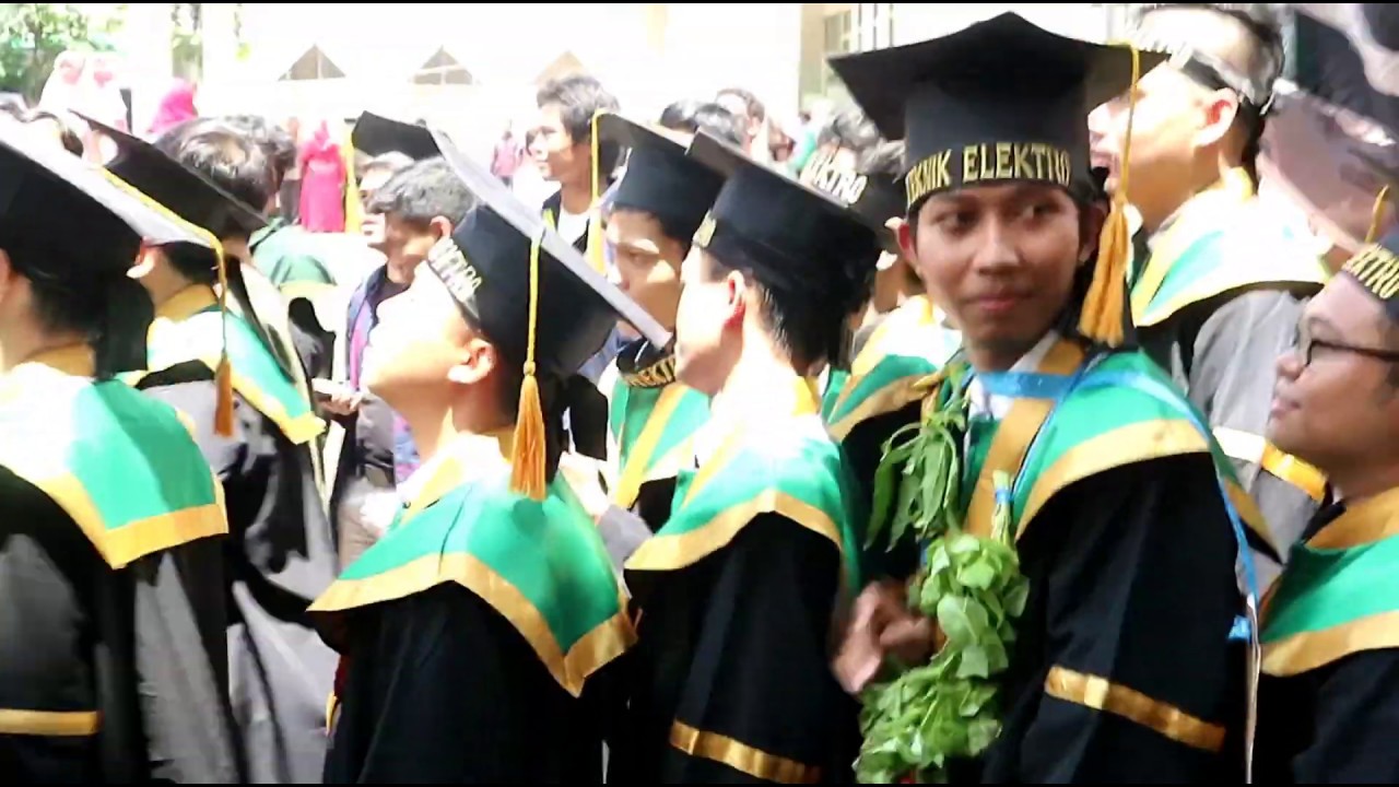 WISUDAWATI FAKULTAS TEKNIK ELEKTRO UIN BANDUNG DIARAK KELILING KAMPUS ...
