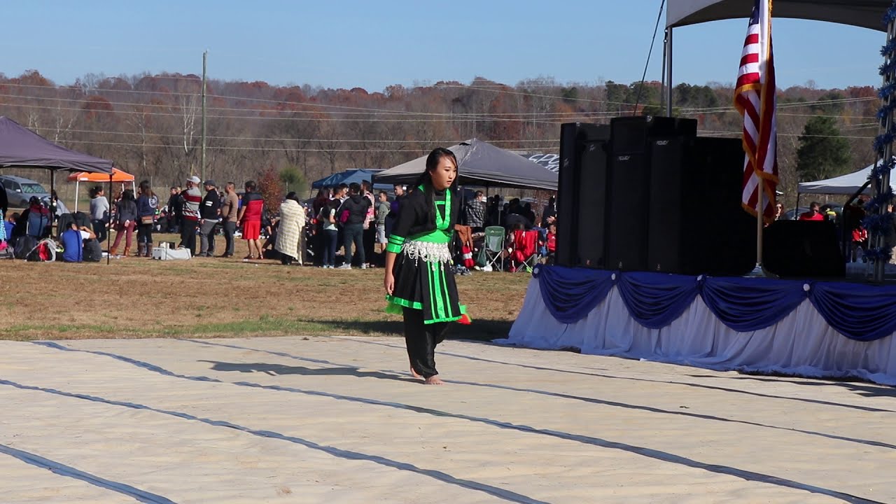 Gaomong Lo performing Kung Fu Sword Dance at Hmong NewYear Festival ...