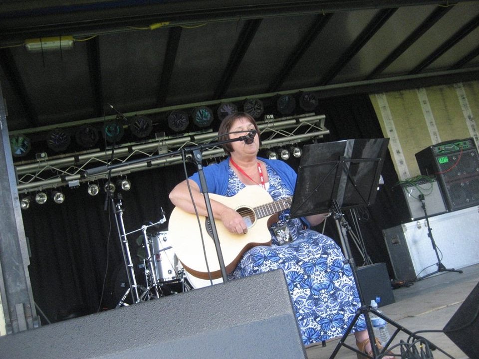 JAYNE WICKS LIVE @ THE FARMERS ARMS SCORTON APRIL 29th 2016 - YouTube