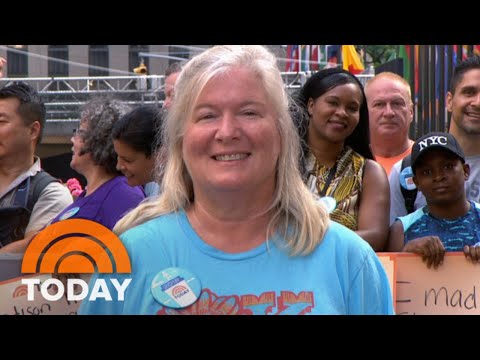 ‘You Look Amazing!’ 2 Lucky Moms Show Off Their Ambush Makeovers | TODAY