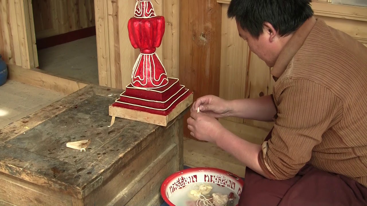 Making torma, Eastern Tibet 2010 - YouTube