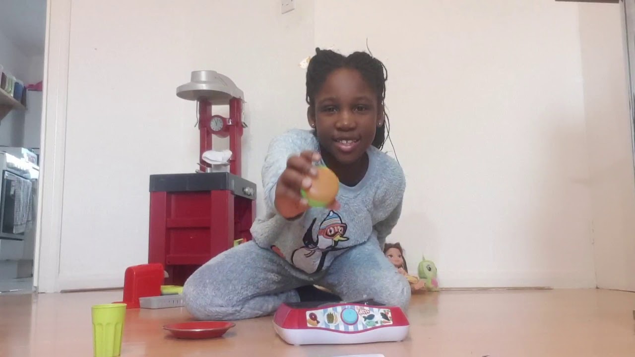 DESTINY COOKING & PRETEND PLAY W/RESTAURANT KITCHEN. - YouTube