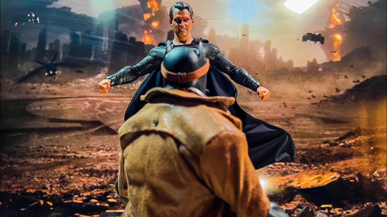 Hot Toys Knightmare Batman & Black Suit Superman Figure Review & Toy ...