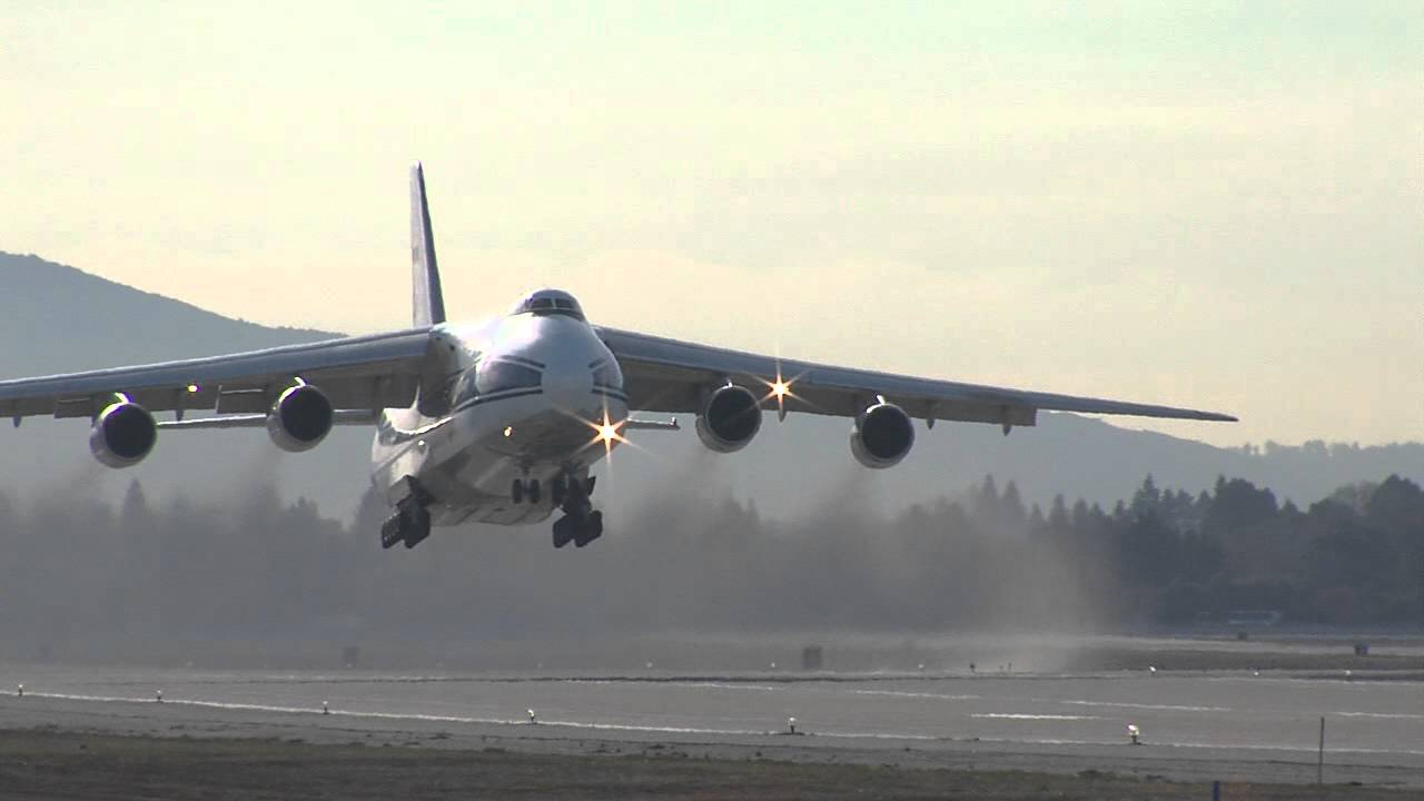 Antonov AN 124 aircraft takeoff from NASA at Moffett - YouTube