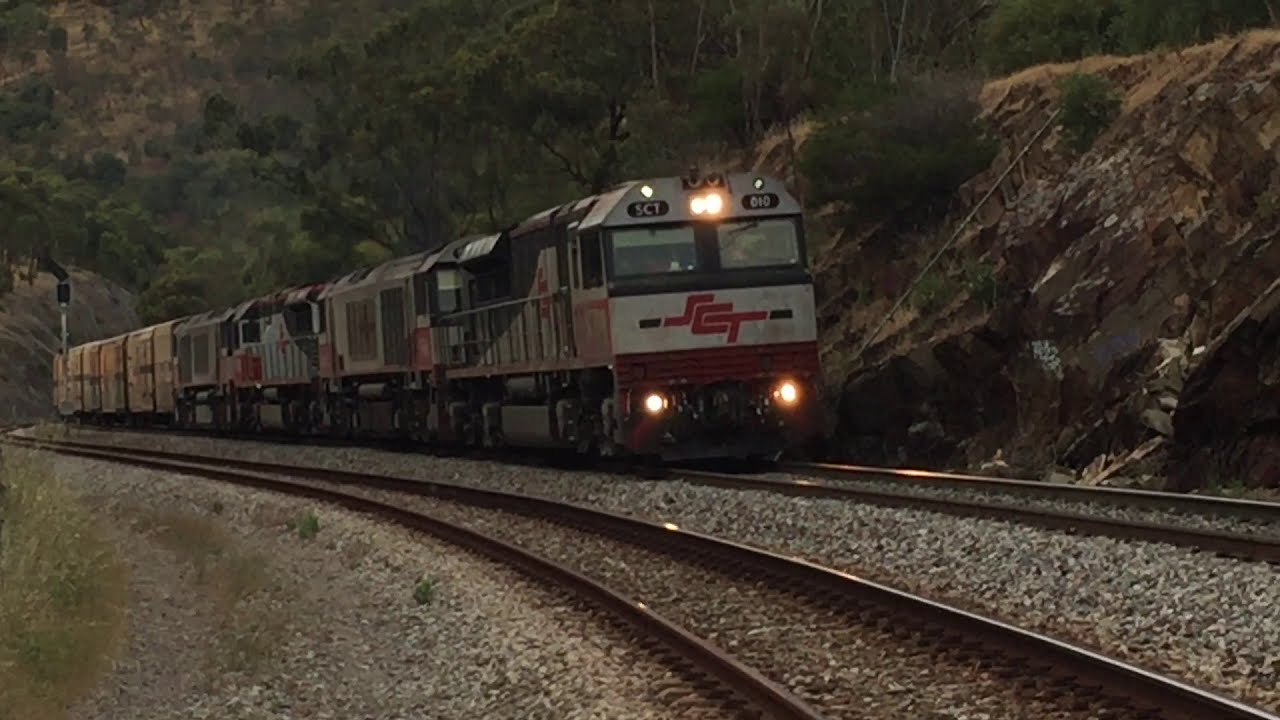 SLEEPS HILL SCT 4 locos 6MP9 to Adelaide, Plus Ad Metro DMU Set passing ...