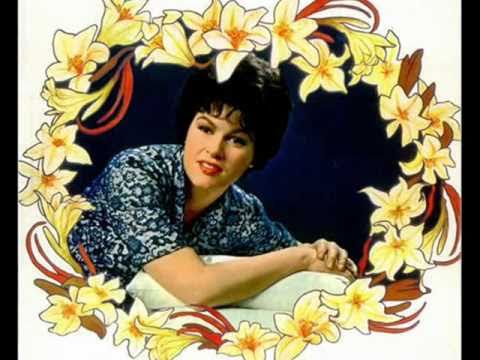 Patsy Cline Strange LIVE - YouTube
