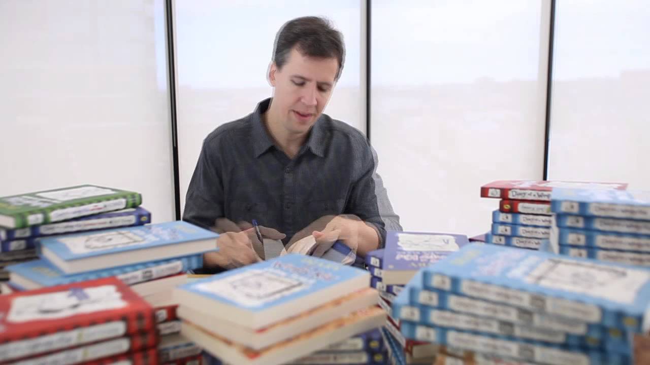 Jeff Kinney - Diary of a Wimpy Kid Fast Signing - YouTube