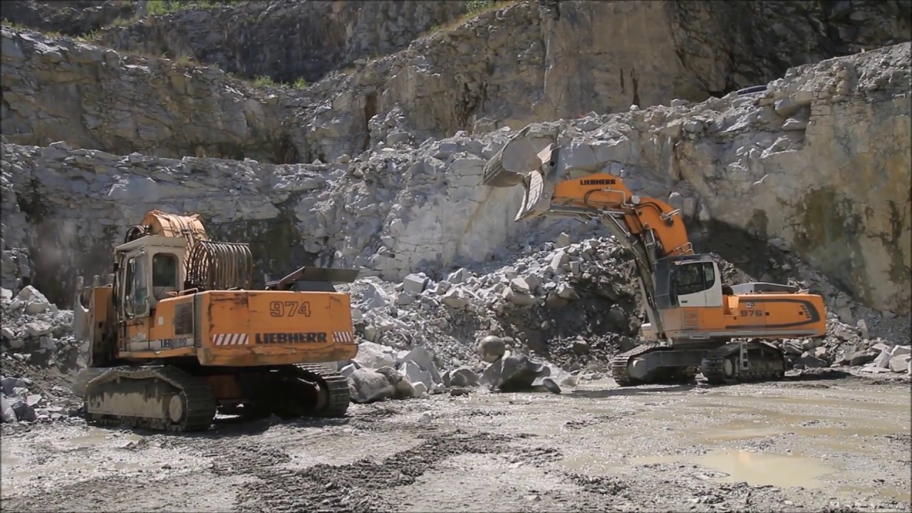Liebherr R974B and R976 working together - YouTube