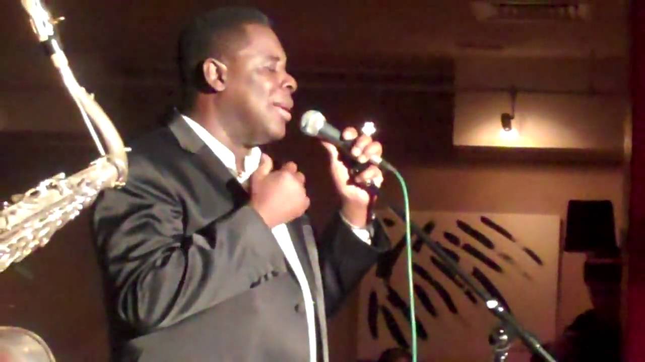 Roy Young singing Over the Rainbow. - YouTube