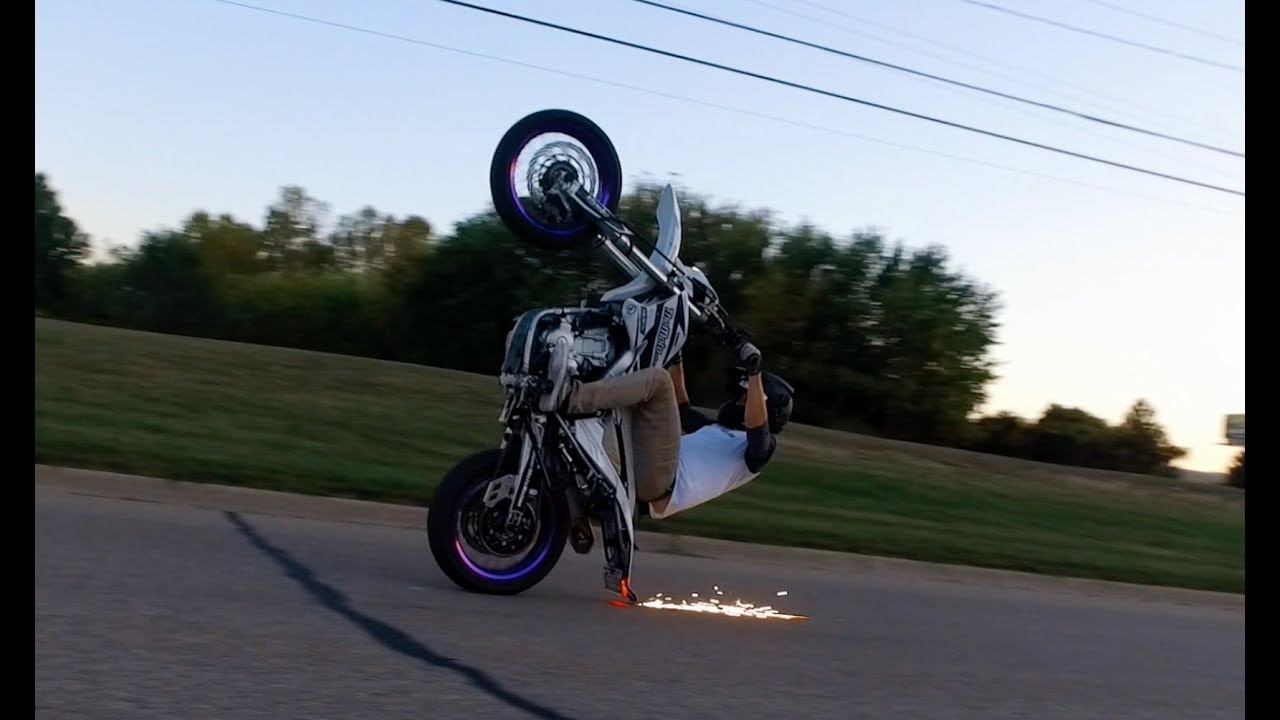 Supermoto Stunt Riding - YouTube