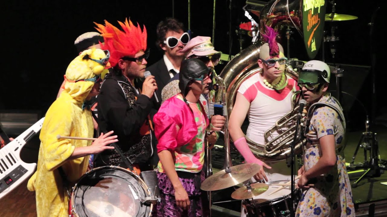 Funky Style Brass, Live au bikini - YouTube