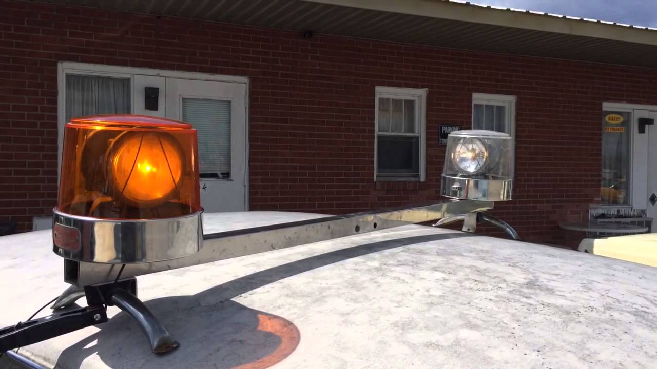 Federal Twin Beacon VisiBar - YouTube