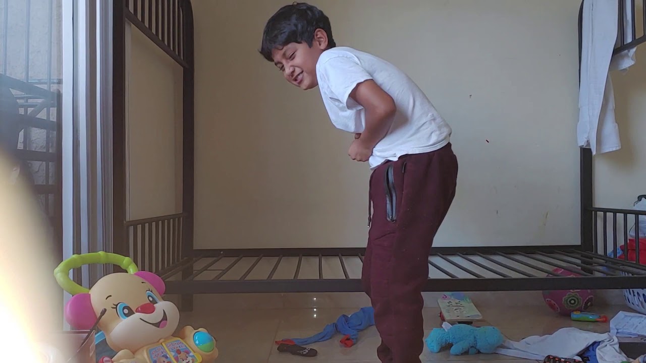 My bro rips his shirt 💪 - YouTube