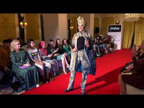 NKFW London Spring Summer 20/21 Show : Turban Hijab Tutorial With Neck Coverage 👉 Turban & Cape Show