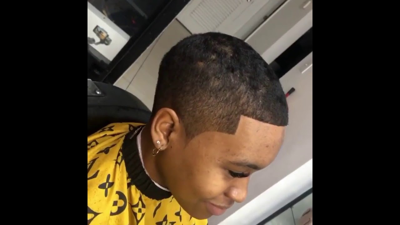 Best female haircuts... sharpest line up ever - YouTube