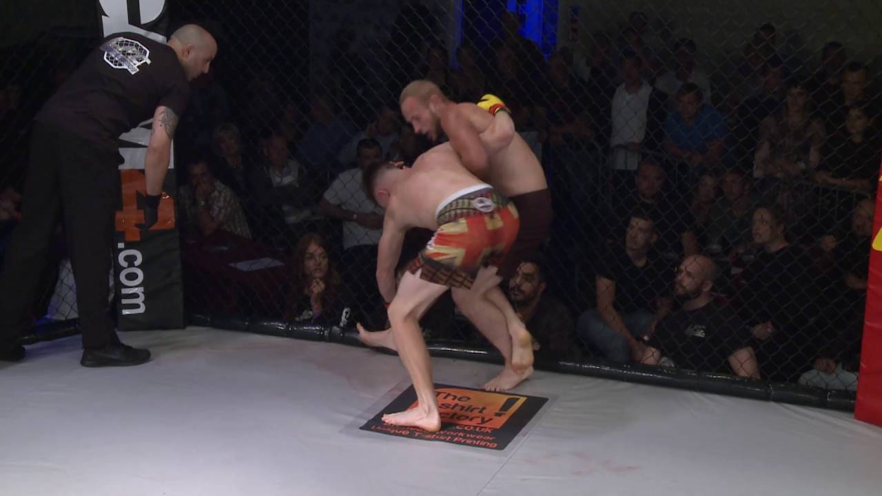 Reece Collins Vs Zack Clout LFC9 - YouTube