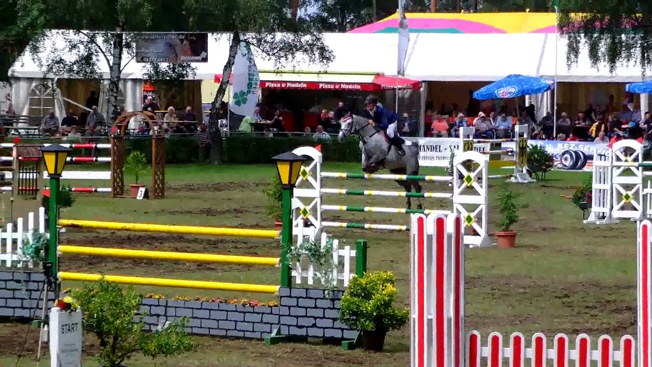 Larina Etingen 2012 - YouTube