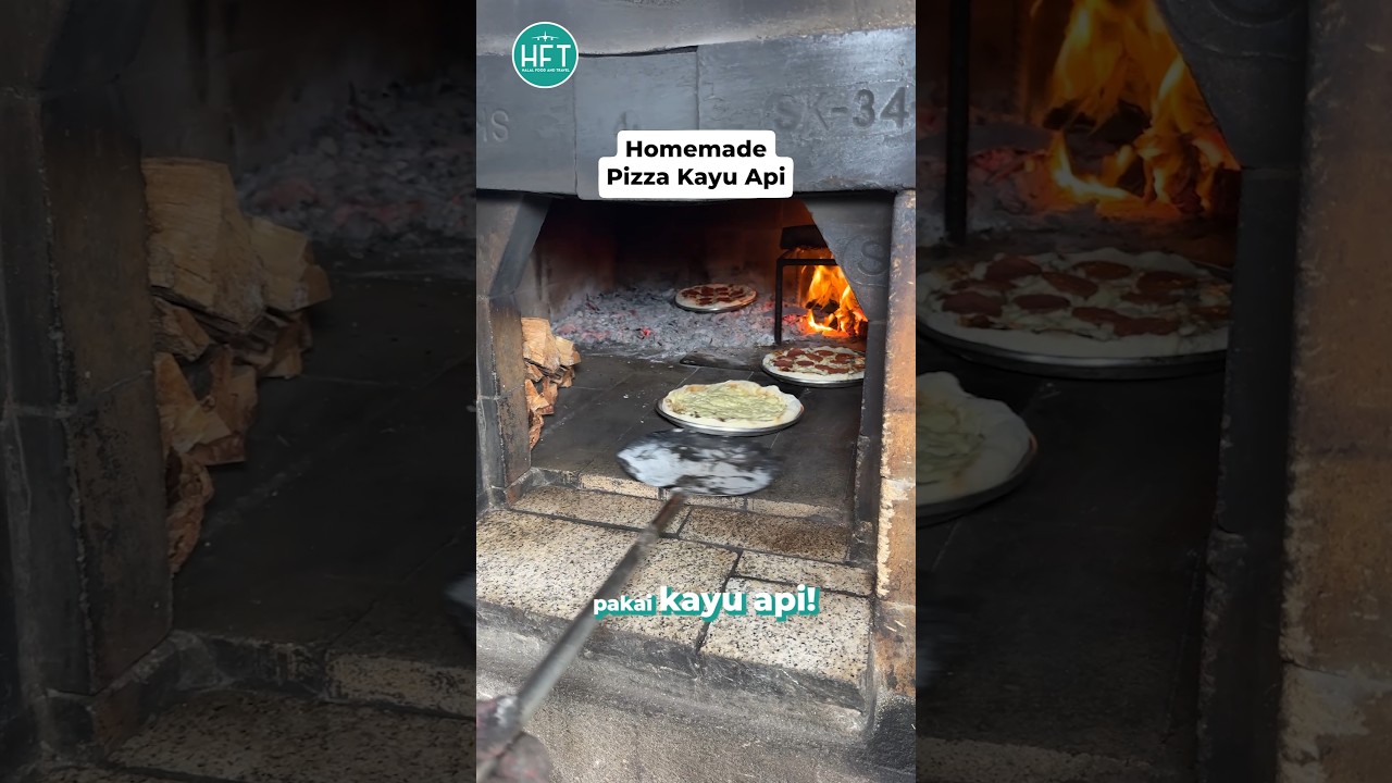 Homemade Pizza Kayu Api - YouTube
