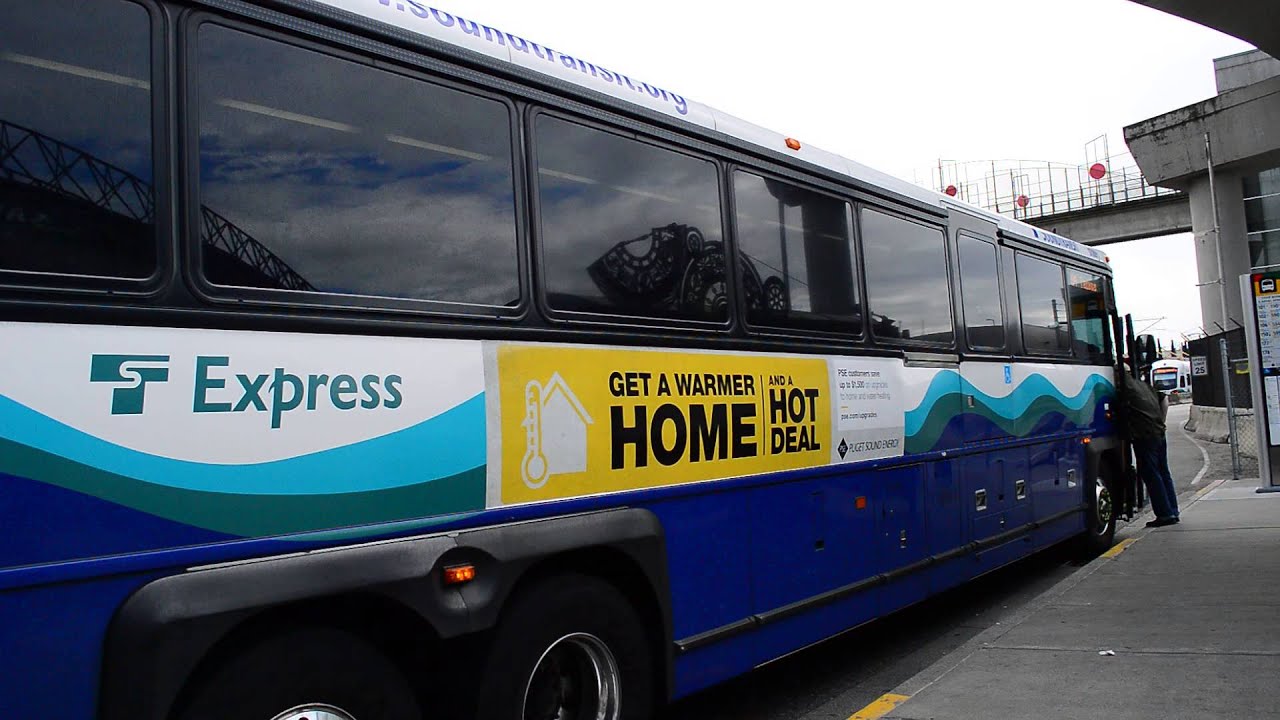 Sound Transit 2005 MCI D4500CL 9706 On The 594 @ SODO Busway - YouTube