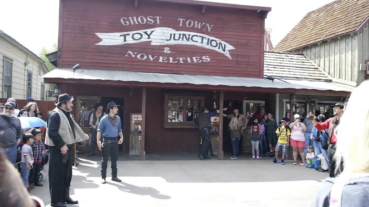 Knott's Berry Farm Street Show - YouTube