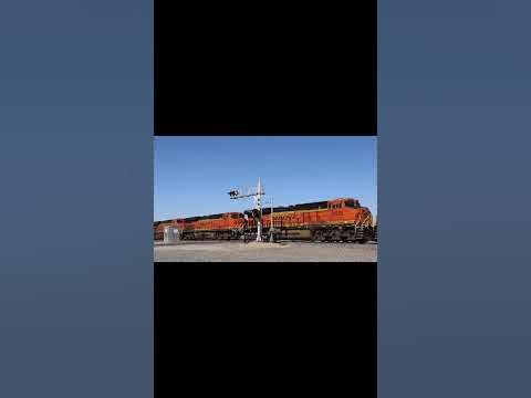 BNSF 6907 Light Engines #bnsf #shorts #bnsfrailway - YouTube