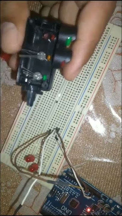 traffic lights using arduino uno - YouTube
