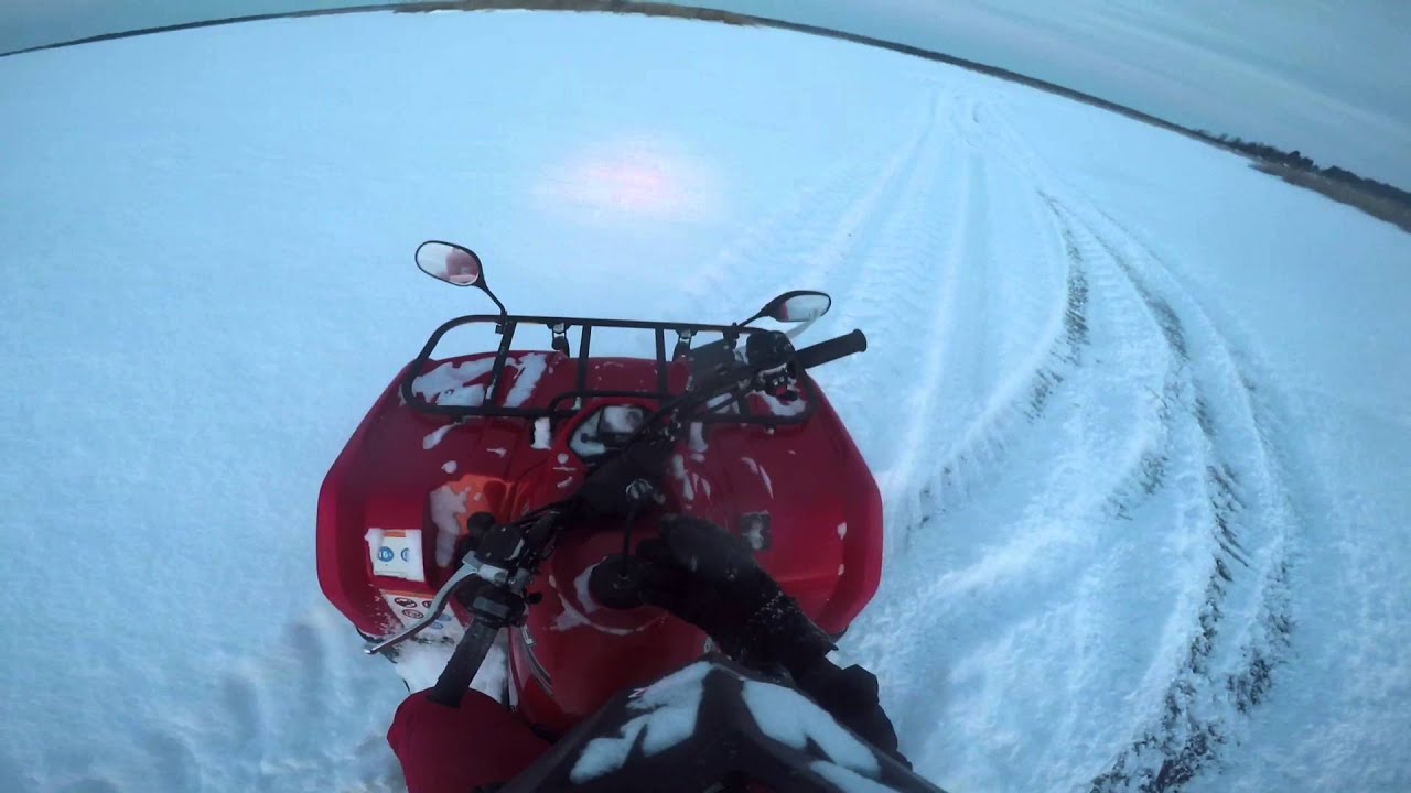 Yamaha Grizzly 350 in snow - YouTube