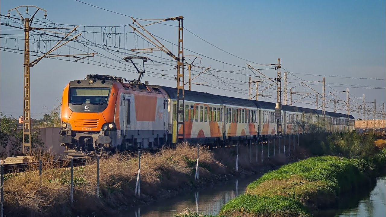 ONCF E-1409 assurant le TL 122 en vitesse vers Marrakesh + sifflet ...