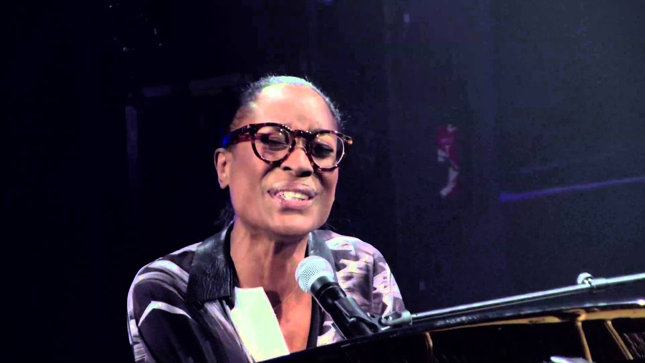 Laura Mayne - YouTube