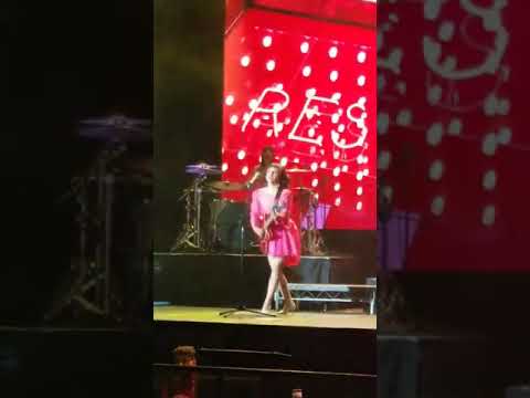 Mon laferte..Laredo tx..2019 - YouTube