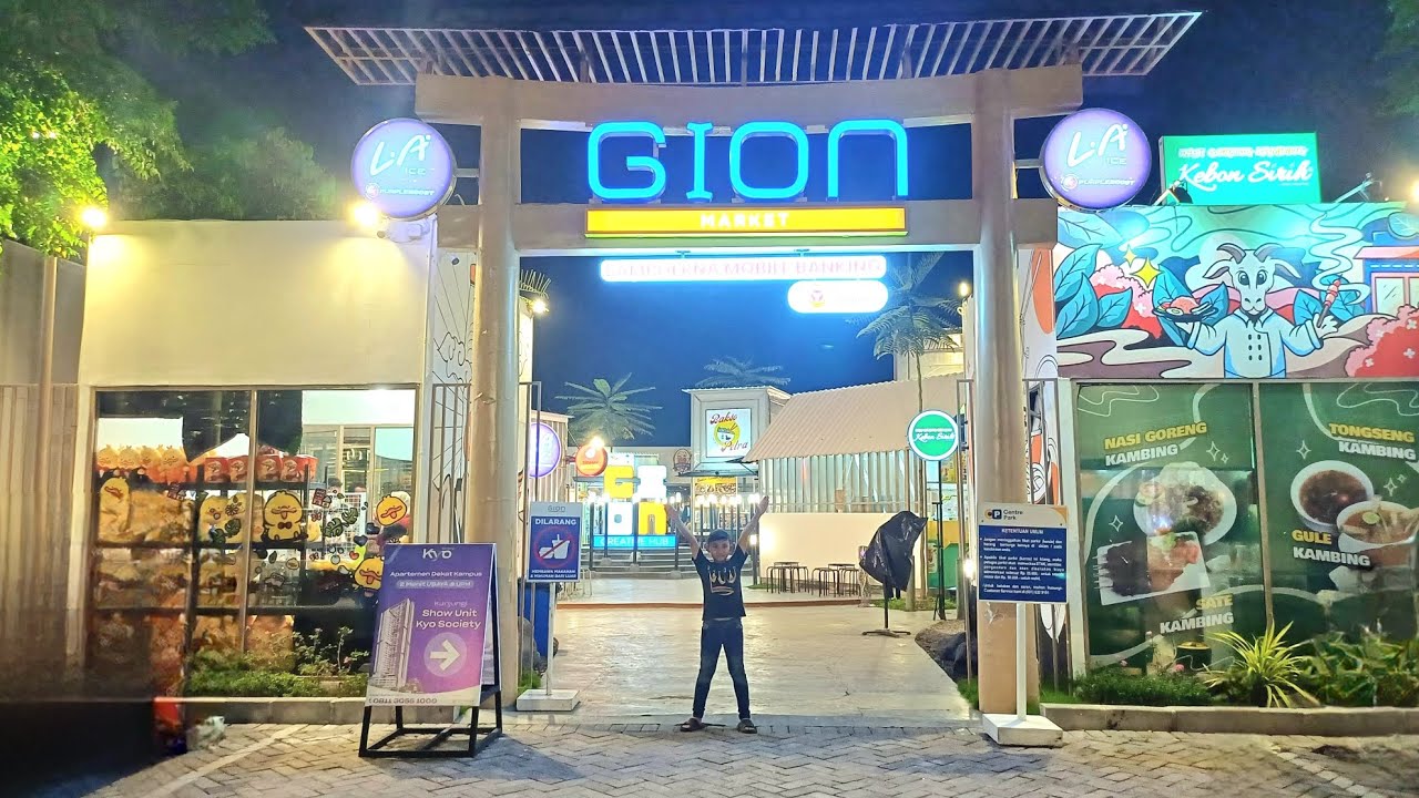 Gion Creative Market " Tempat Kuliner Surabaya - YouTube