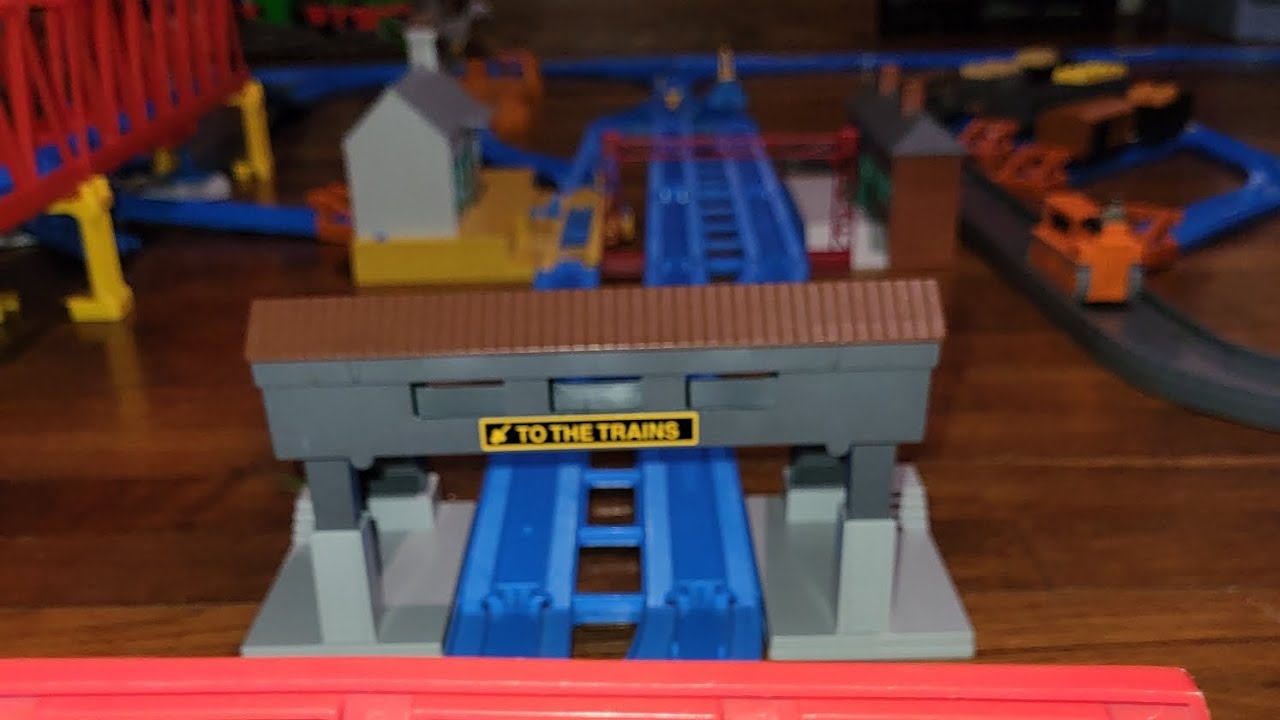 Thomas tomy train layout - YouTube