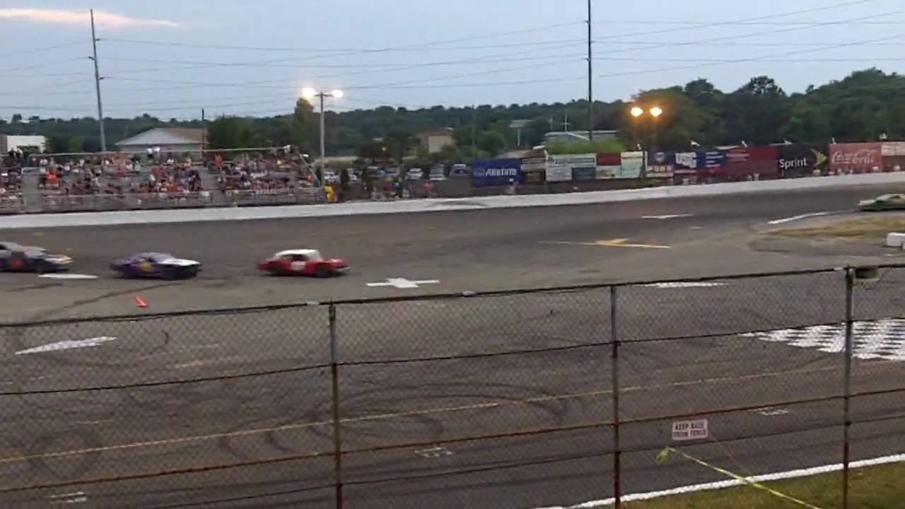 Cool figure 8 stock car race - YouTube