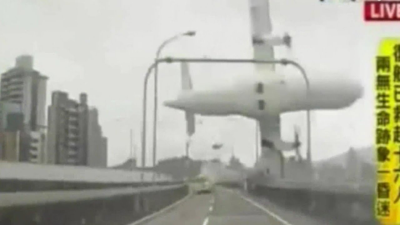 Katastrofa Lotnicza na Tajwanie - TransAsia GE235 - YouTube