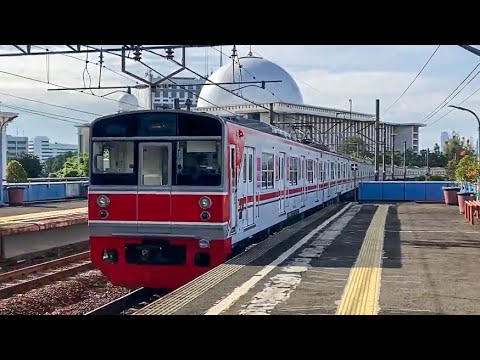 Kumpulan Kereta Api KRL Commuter Line di Stasiun Juanda! JR 205 ...