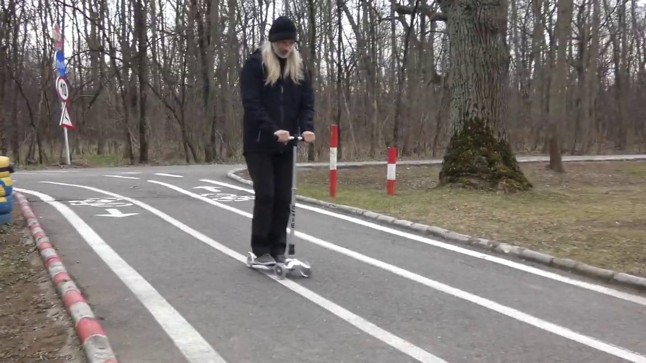 Razor Sole Skate versus Micro Kickboard Original - YouTube