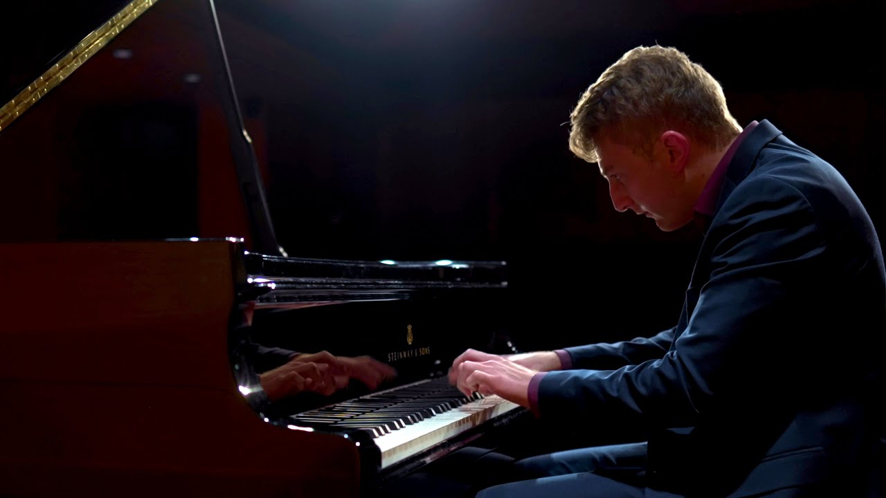 Moszkowski: "Pantomime" - Anthony Sintow-Behrens (live) - YouTube
