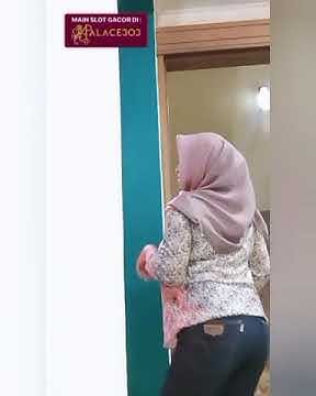 cewe hijab goyang , asupan malam - YouTube